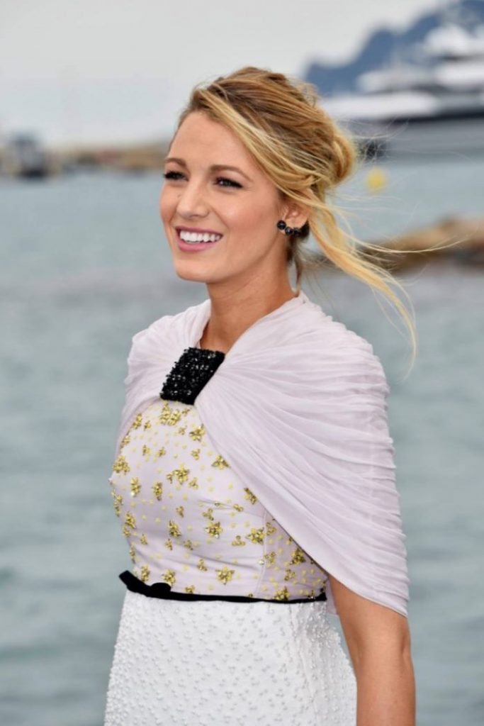 Blake Lively – ‘The Shallows’ Cannes Photocall - Wardrobe Trends ...