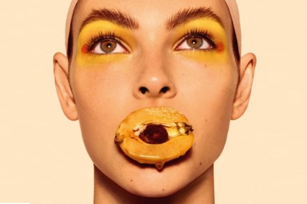 Vittoria Ceretti Gets Fruity in LOEWE’s Spring 2018 Preview - Wardrobe ...